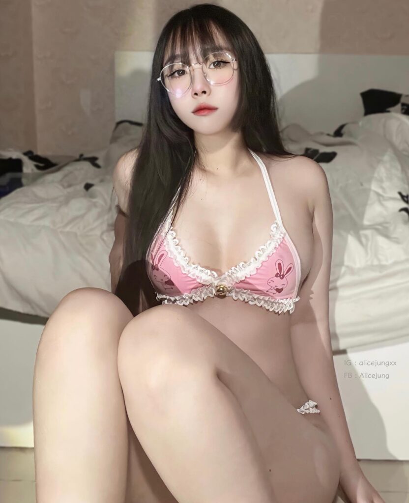 น้อง Alicejung สาวสวย นักคอสเพลย์ ตัวท็อป Onlyfans แจกวาร์ป 18+