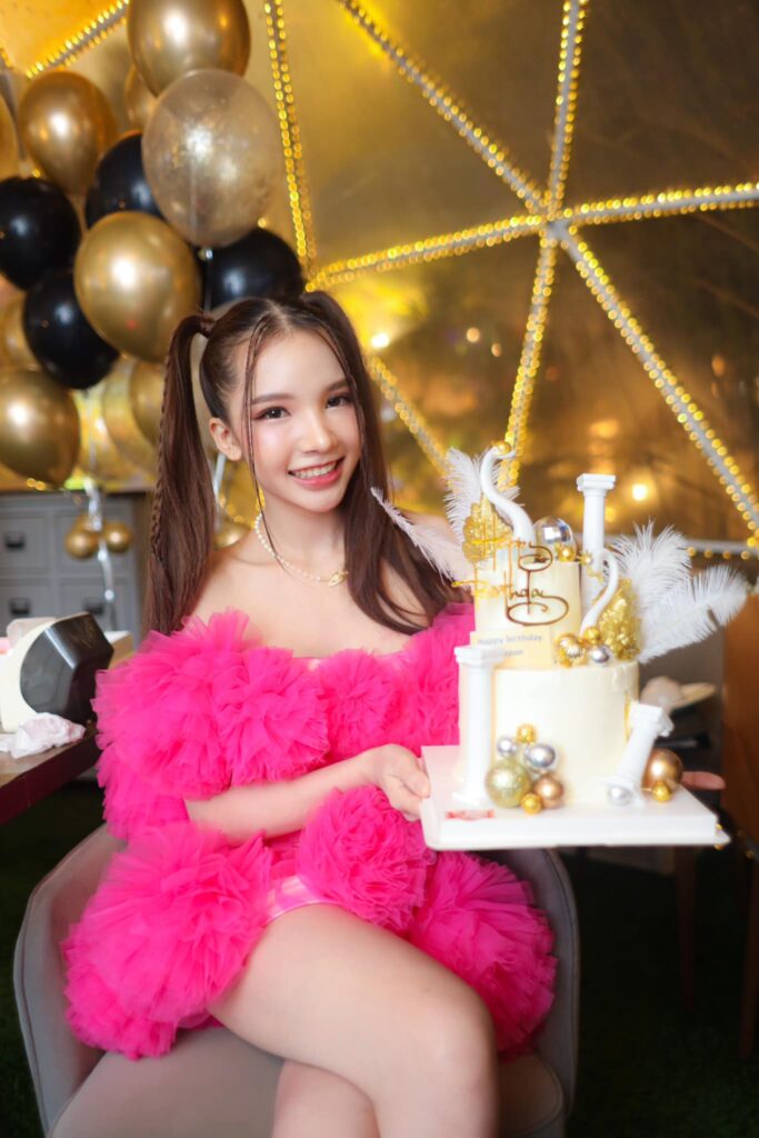 Pupae Nuttawee แจกวาร์ป ปูเป้ นางแบบ Cup E เน็ตไอดอล มาแรง 18+