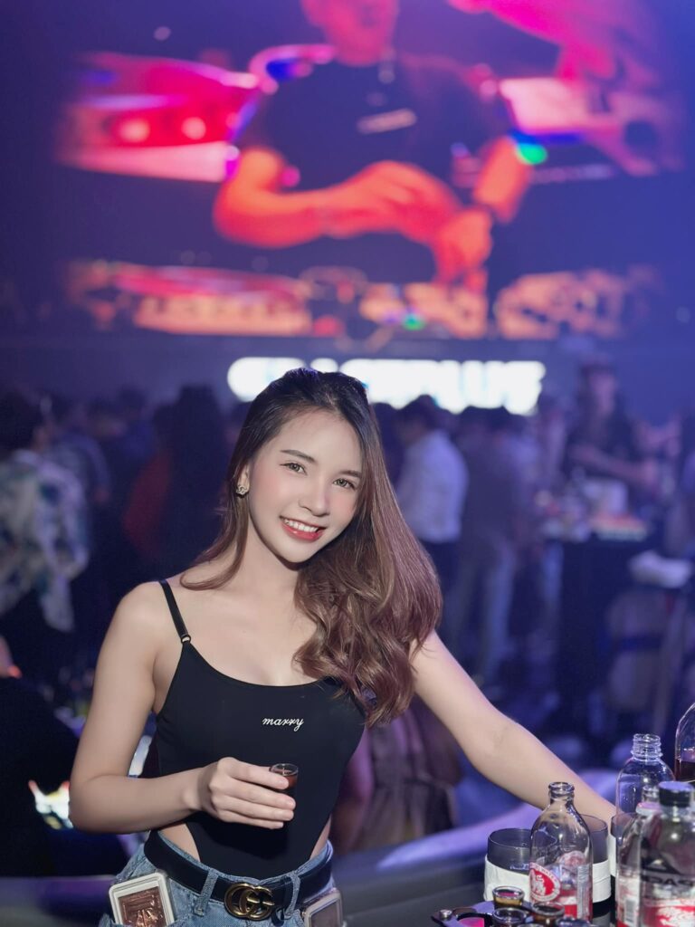 Pupae Nuttawee แจกวาร์ป ปูเป้ นางแบบ Cup E เน็ตไอดอล มาแรง 18+